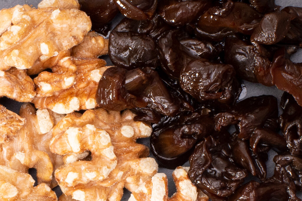 Walnut Longan Rye Bread - BREAD SECRET